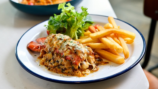 อิ่มเอมไปกับเมนูโฮมมี่ที่ Patio At Emquartier - Gourmet & Cuisine Magazine