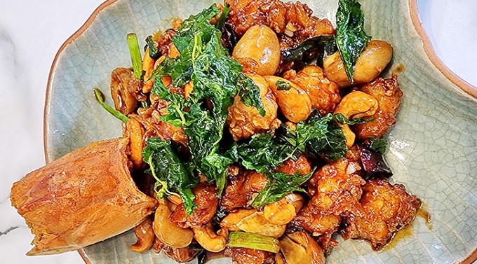 “บ้านขนิษฐา ไทยควิซีน” สุขุมวิท 23 ความอร่อยระดับตำนาน บนทำเลใหม่ในซอย ...