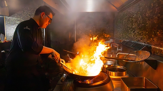 “SEAFOOD ON FIRE” DINNER BUFFET ณ ห้องอาหาร เฟลเวอร์ส (Flavors) โรงแรม ...